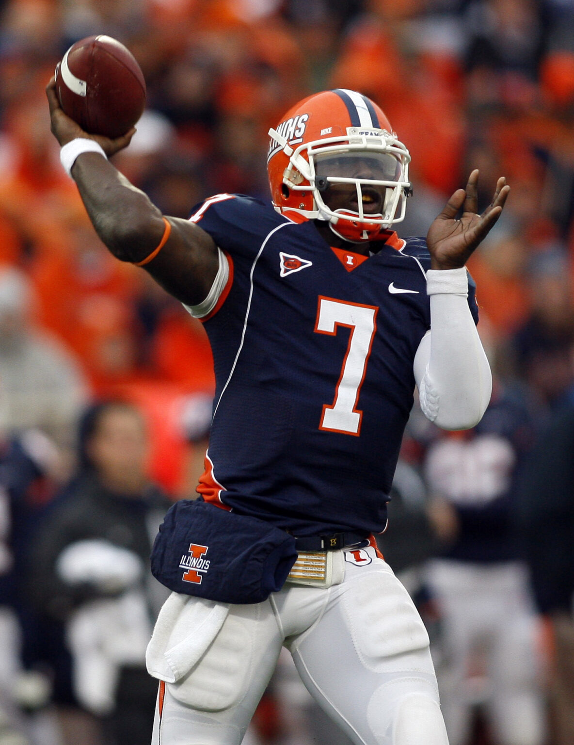 Illinois Football to introduce throwback uniforms for 2024 Season ...