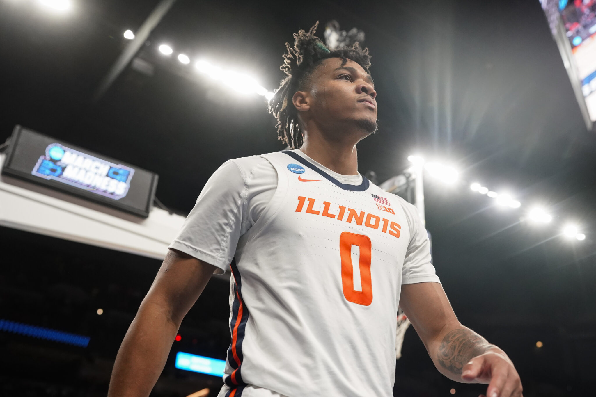 WATCH: Illini reveals Terrence Shannon Jr. Banner Upside down ...