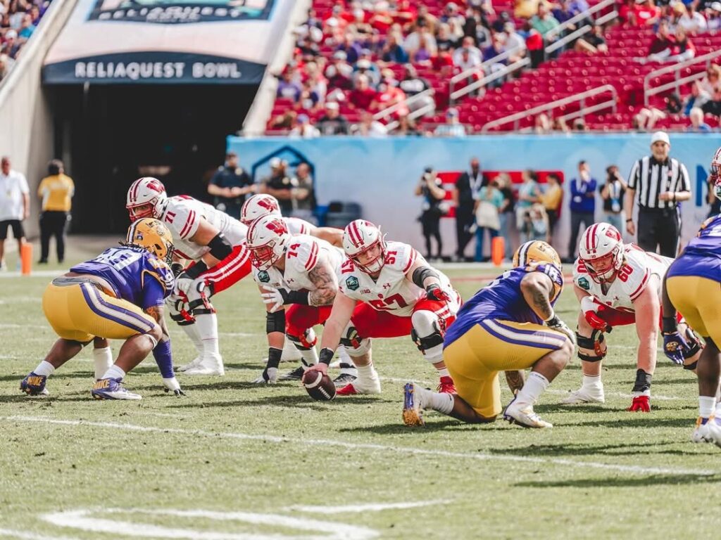 NEWS: Illinois Football Lands Wisconsin Transfer Jake Renfro - Armchair ...